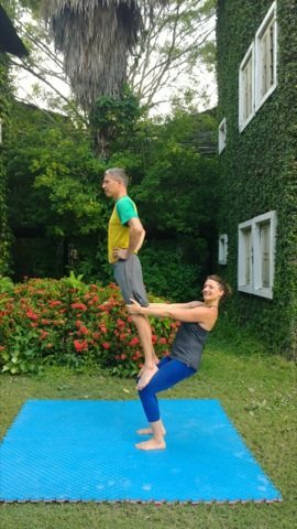 Partner Acrobatics Manual - Thighstands - Partner Acrobatics