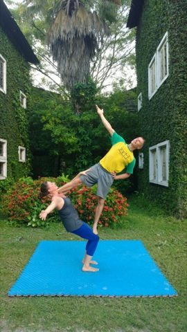 Partner Acrobatics Manual - Thighstands - Partner Acrobatics